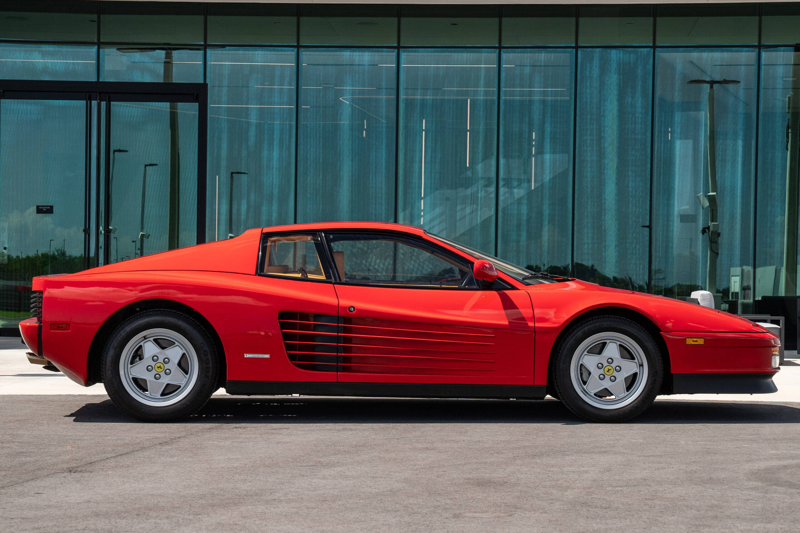 700 Mile 1990 Ferrari Testarossa - GH Vehicles